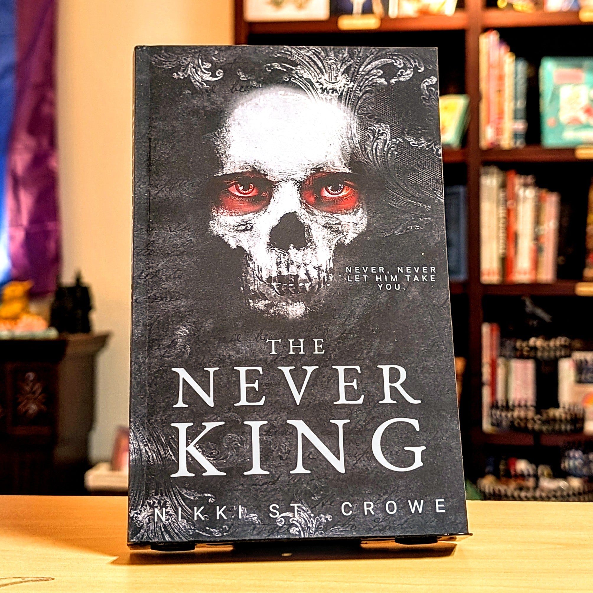 Never King – Golden Leaf Books